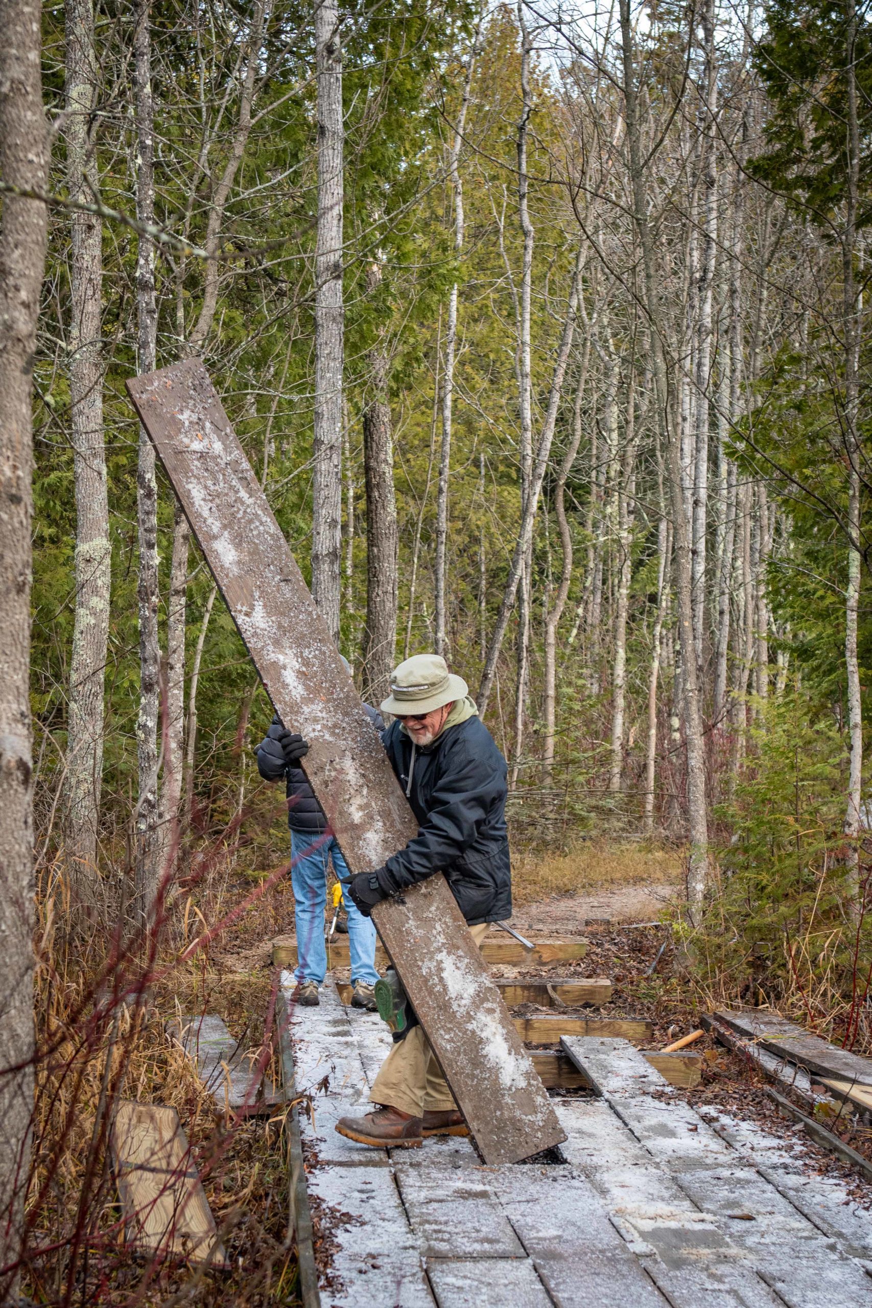 Deconstruction of the Fern Trail Boardwalk - Newport Wilderness Society